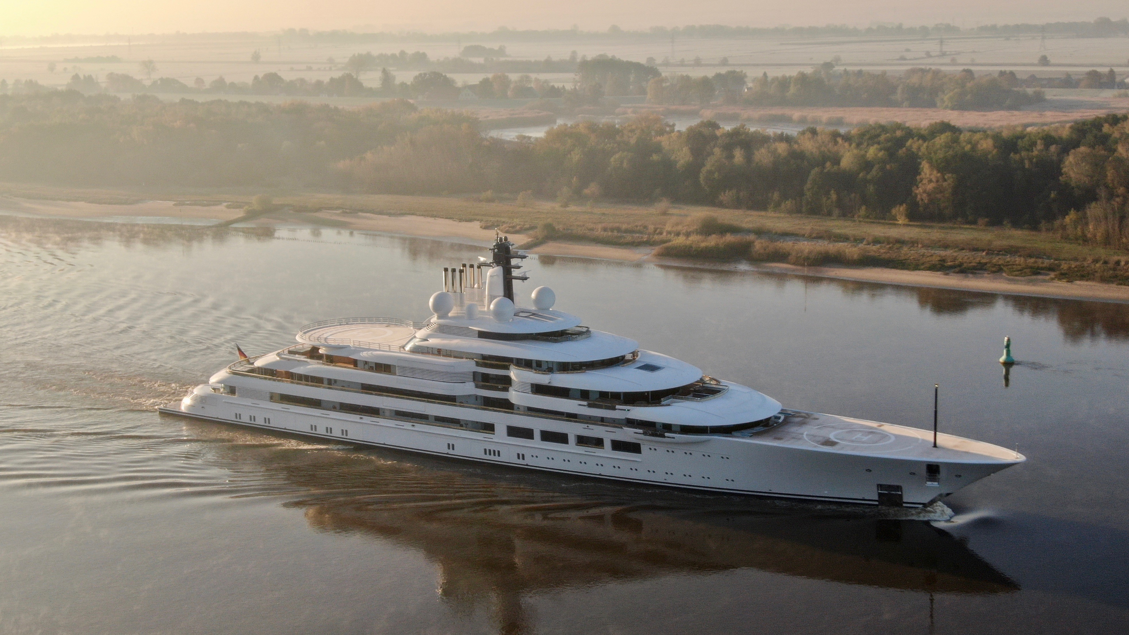 Yacht SCHEHERAZADE, Lurssen | CHARTERWORLD Luxury Superyacht Charters